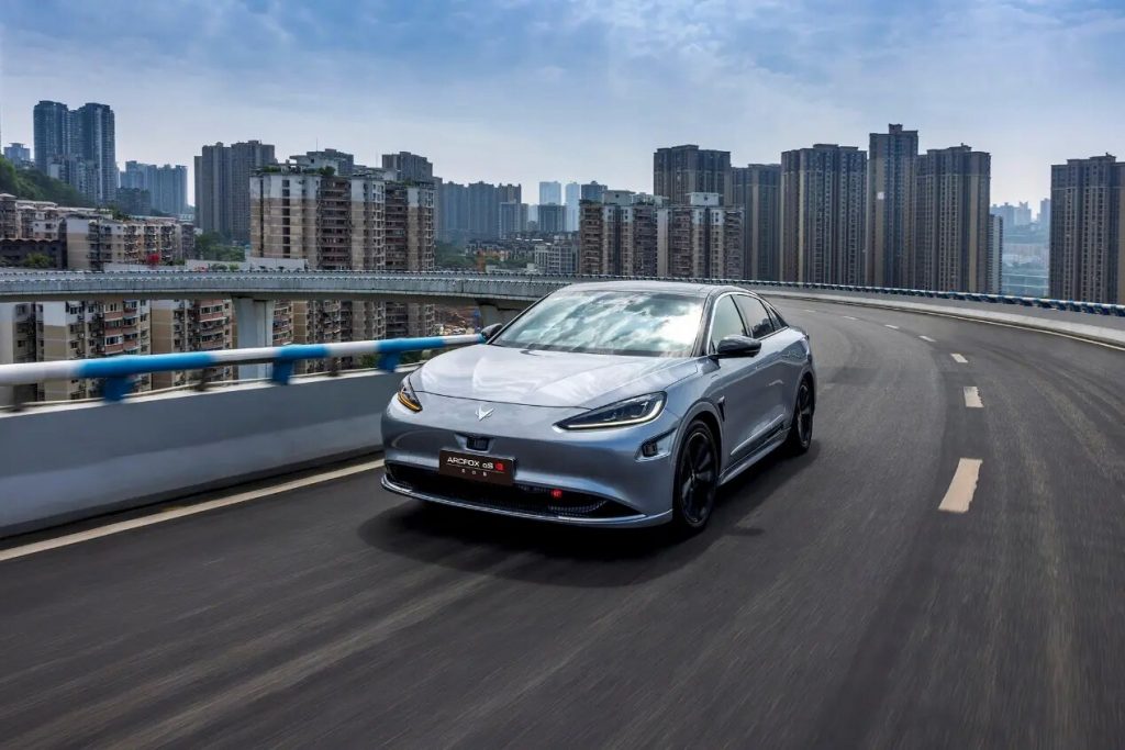 中国高級EV「ARCFOX」、日本の自動運転企業「TURING」と提携 24年日本向けモデル発売へ | 36Kr Japan | 最大級の中国テック・スタートアップ専門メディア