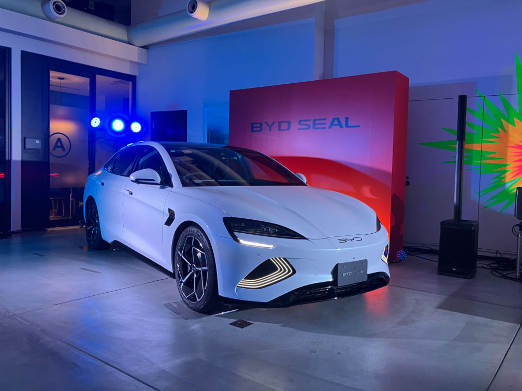 BYD、日本上陸から累計2500台以上の販売達成。EVセダン「SEAL」、発売1カ月で累計300台超の受注 | 36Kr Japan | 最大級の中国テック・スタートアップ専門メディア