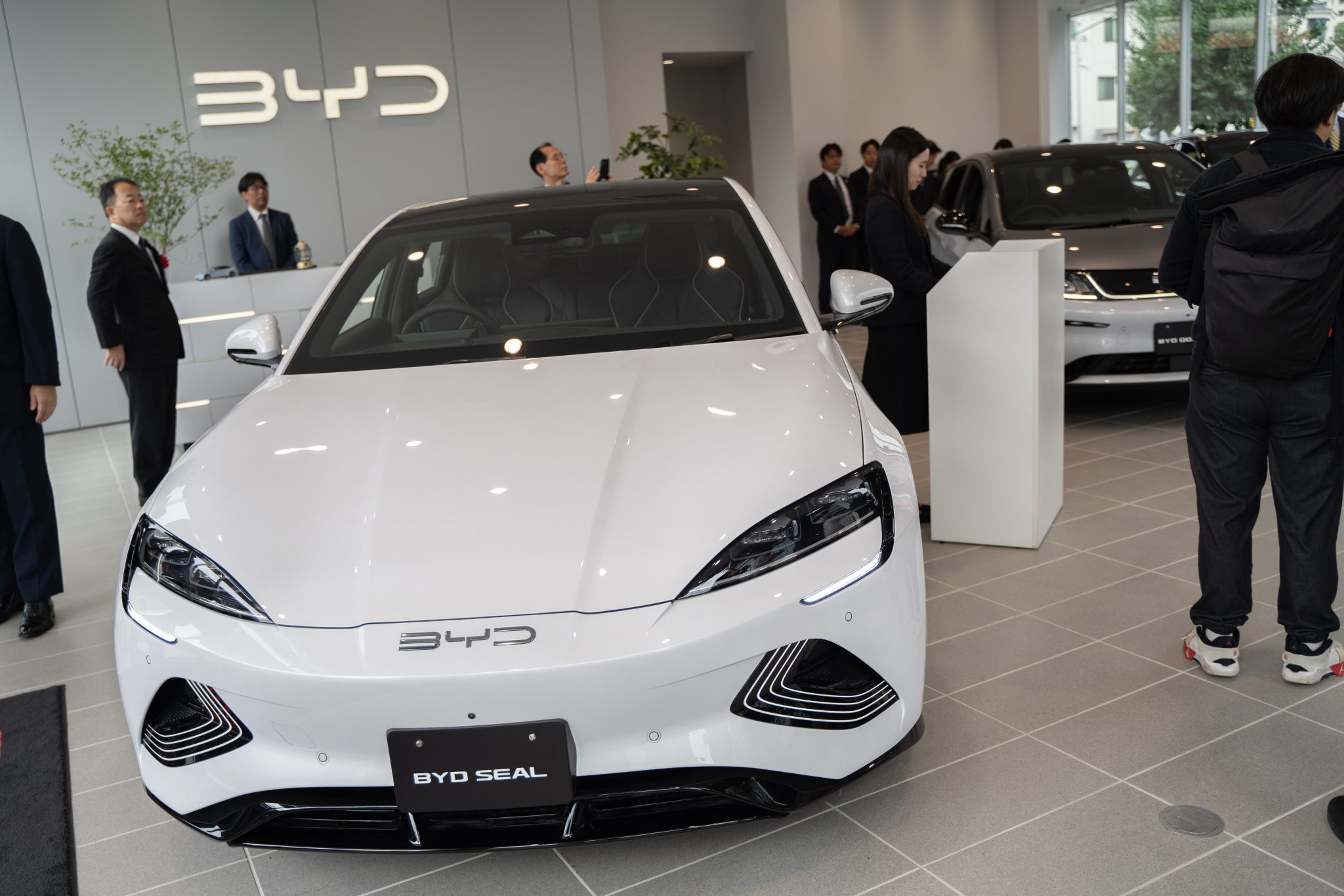 ついに全国33店舗目。EV大手BYD、関東初の新築ディーラーを横浜・港北ニュータウンにオープン | 36Kr Japan | 最大級の中国 ...